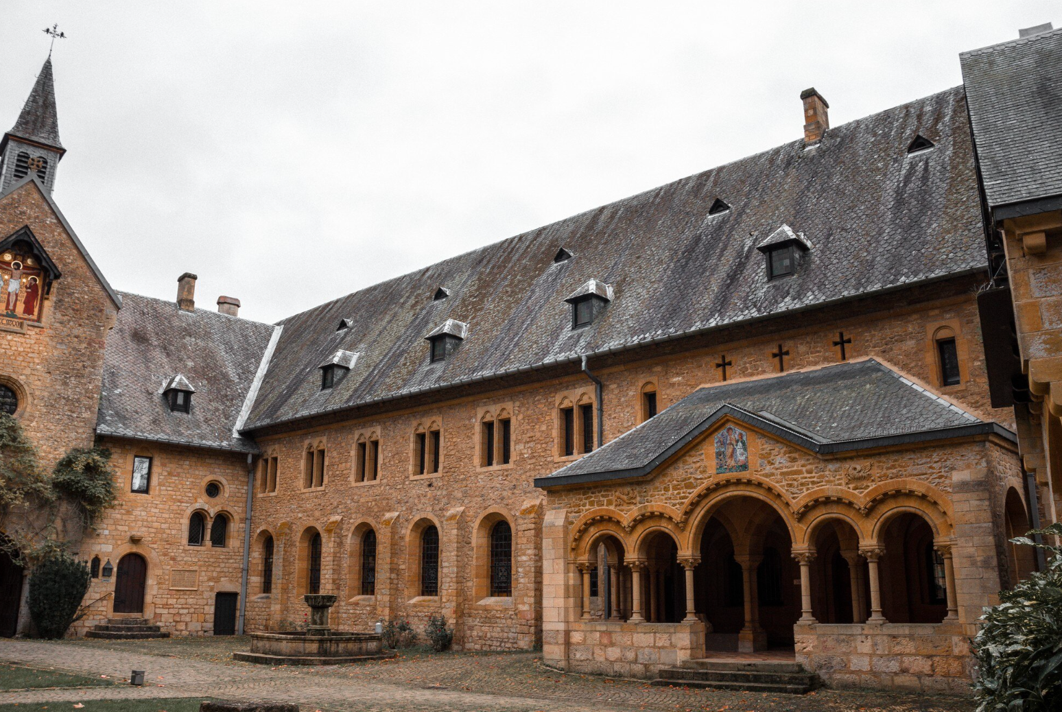 Water Mist Fire Suppression vs Fire Sprinkler System- SmartMist Fire Ltd