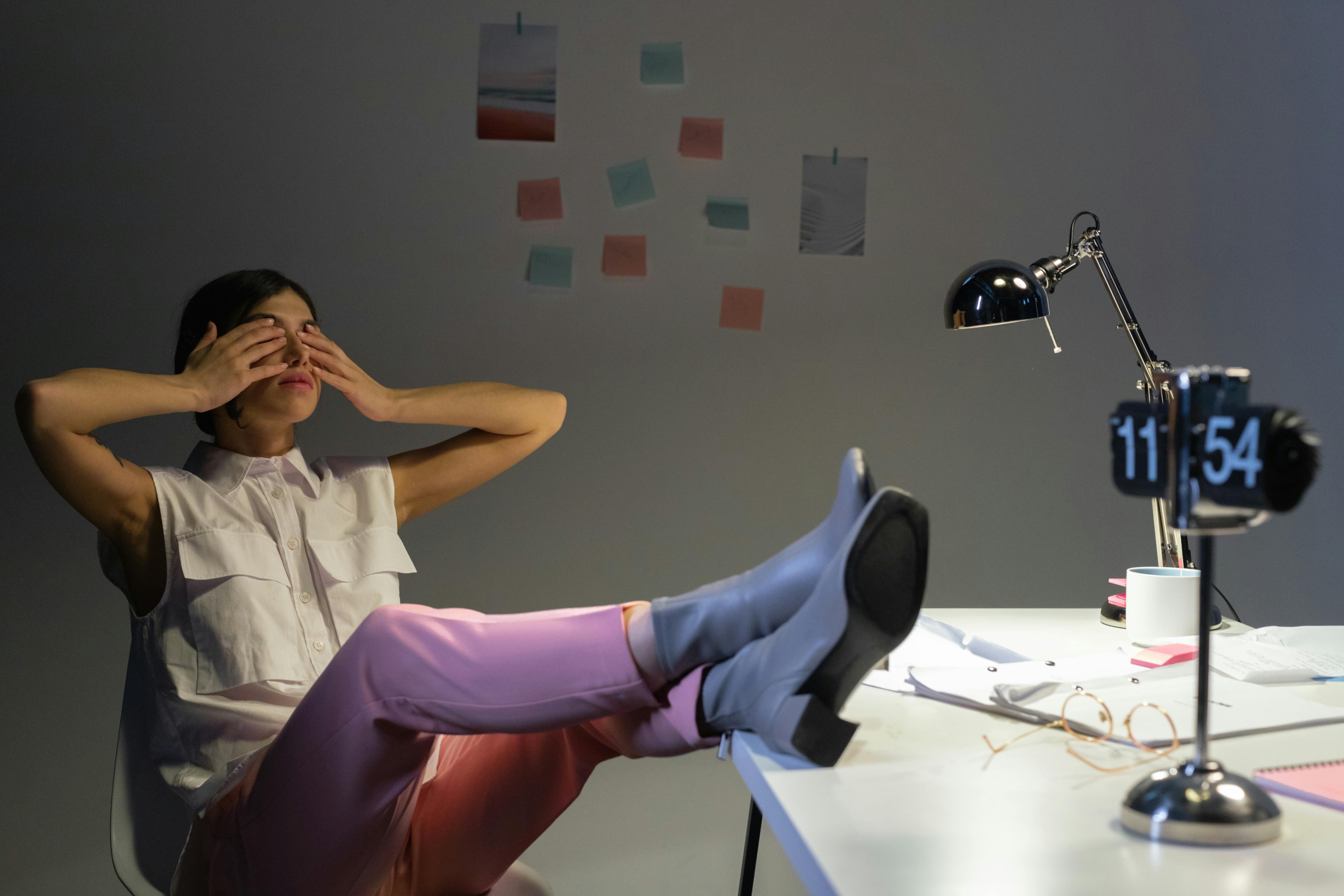 How to Fix an Office Chair That Won't Stay Up | Offisavvy