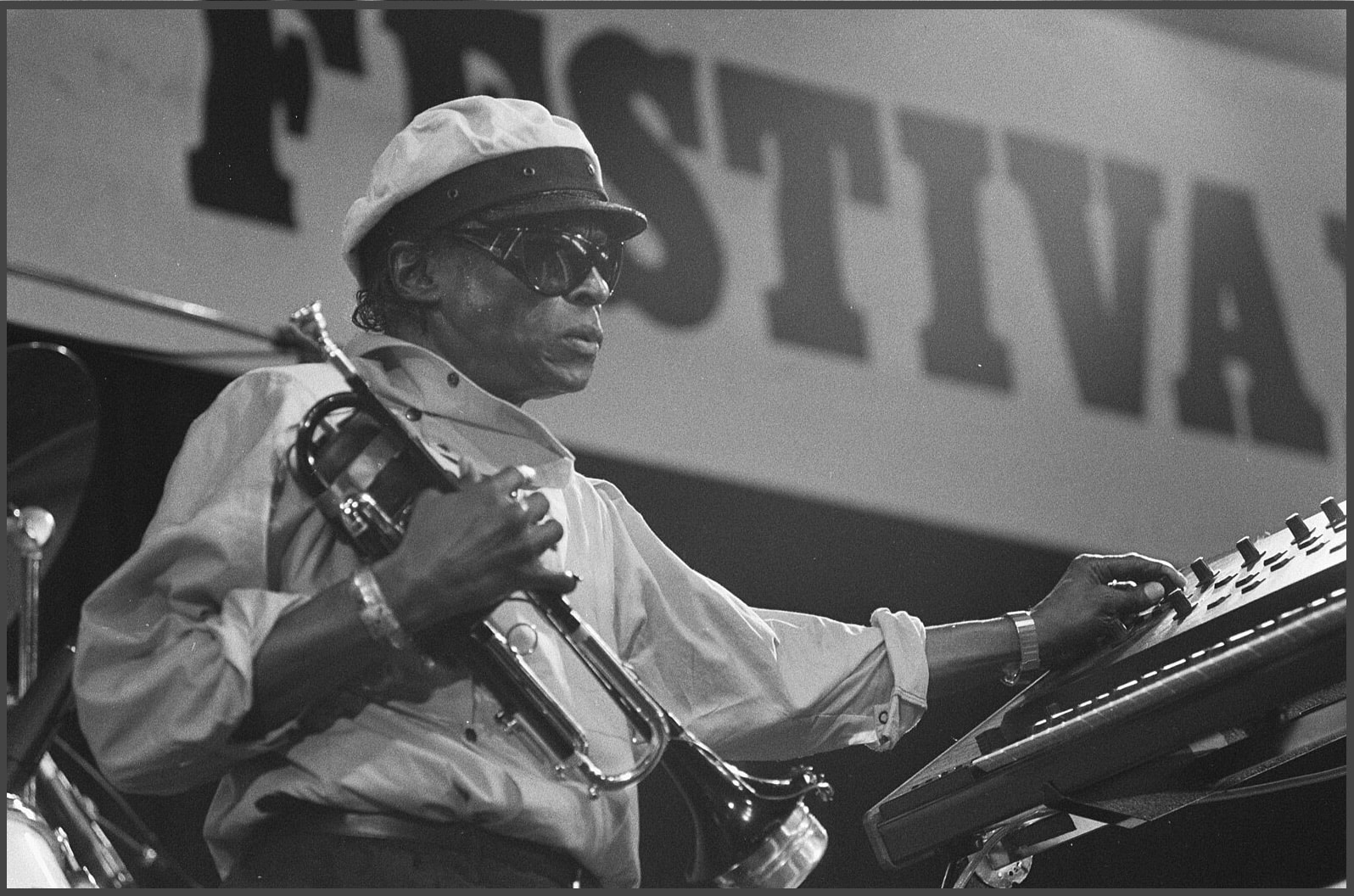 What Is Jazz Fusion? 15 Must-Hear Jazz Fusion Artists