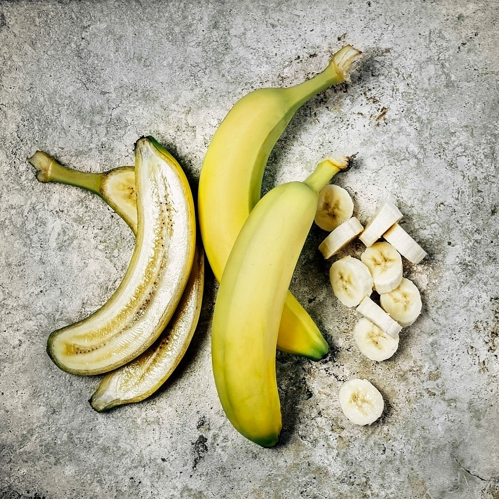 🍌Banana Water for Plants: How to Make and Use this Nutrient-Rich Solution for Superior Growth