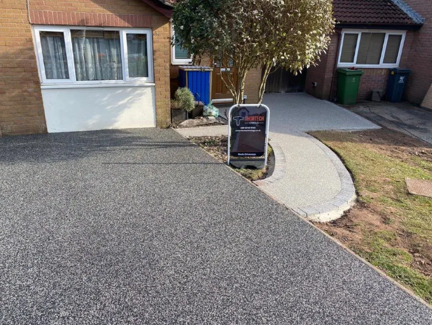 Review: Resin Bound vs Resin Bonded Driveways | Thortech Driveways