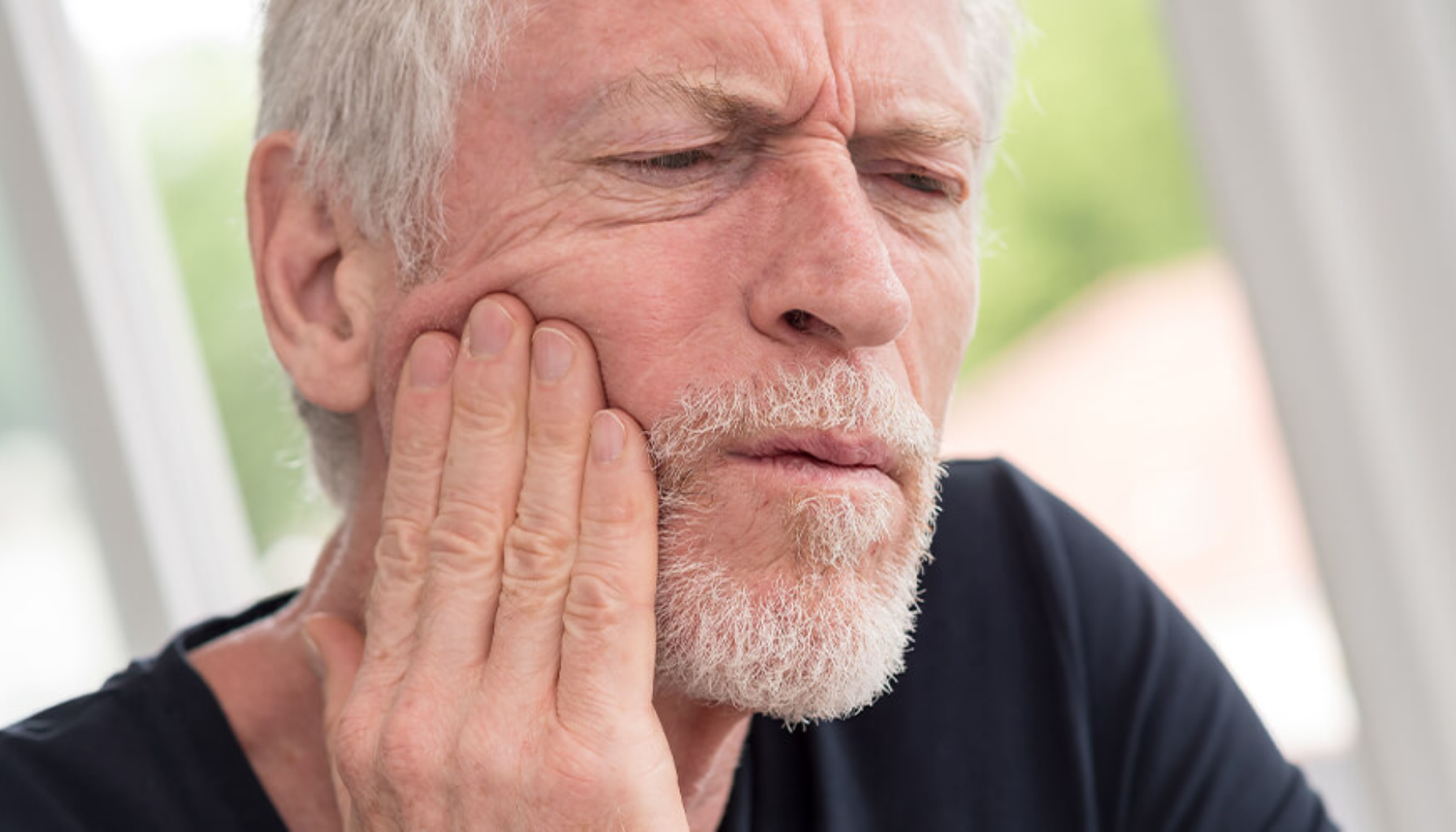 Smerter I Kjeveleddet – Derfor Gjør Det Vondt å Gape | 2025