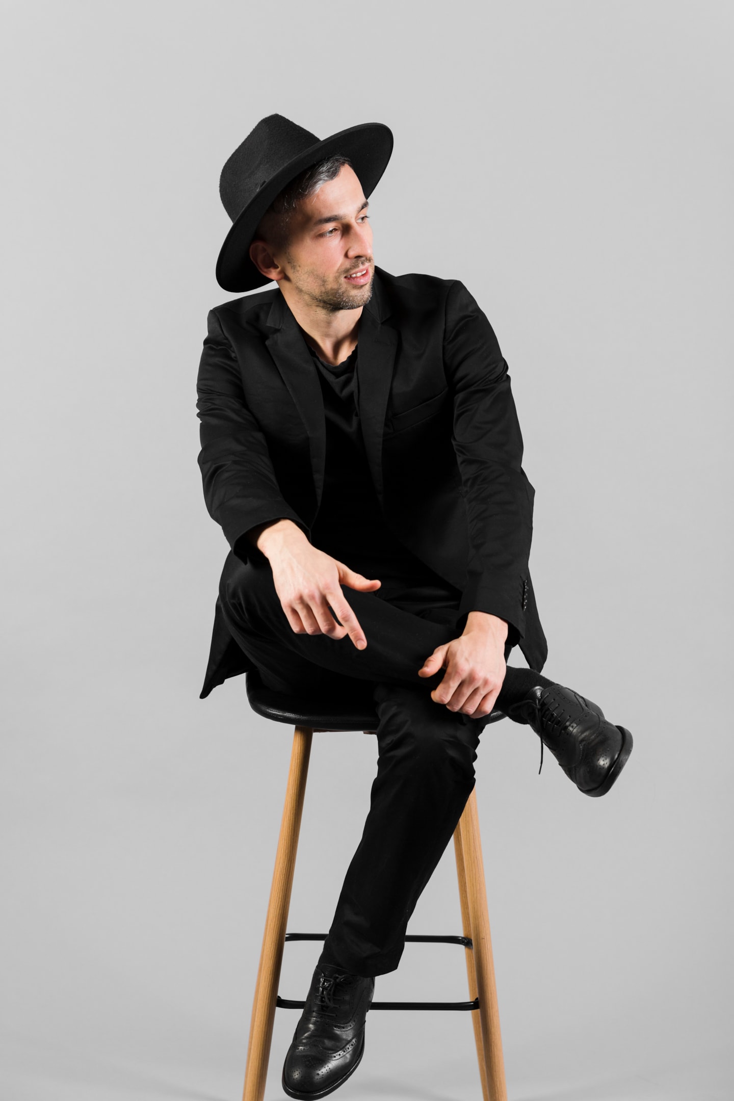 Men's Guide to Posing for Photos (16 Male Poses) | TYX Studios