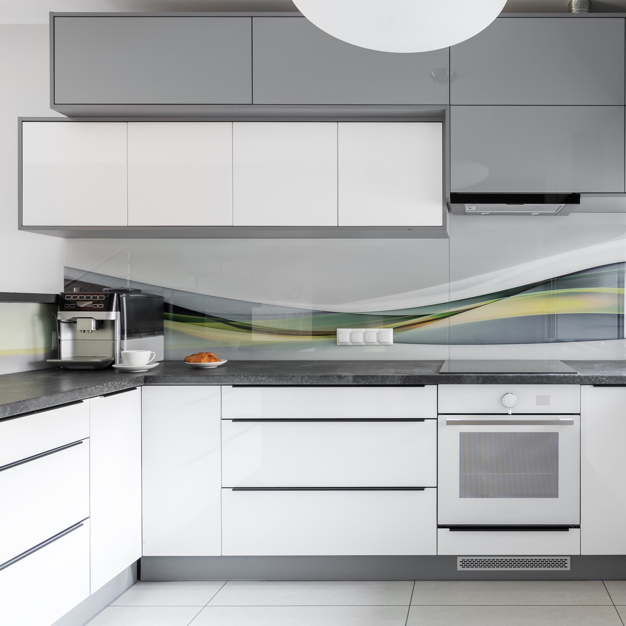 Guide to High Gloss White Kitchen Doors - Kitchen Warehouse