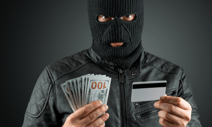 What are Fake Real Estate Buyers (+ How to Spot them)