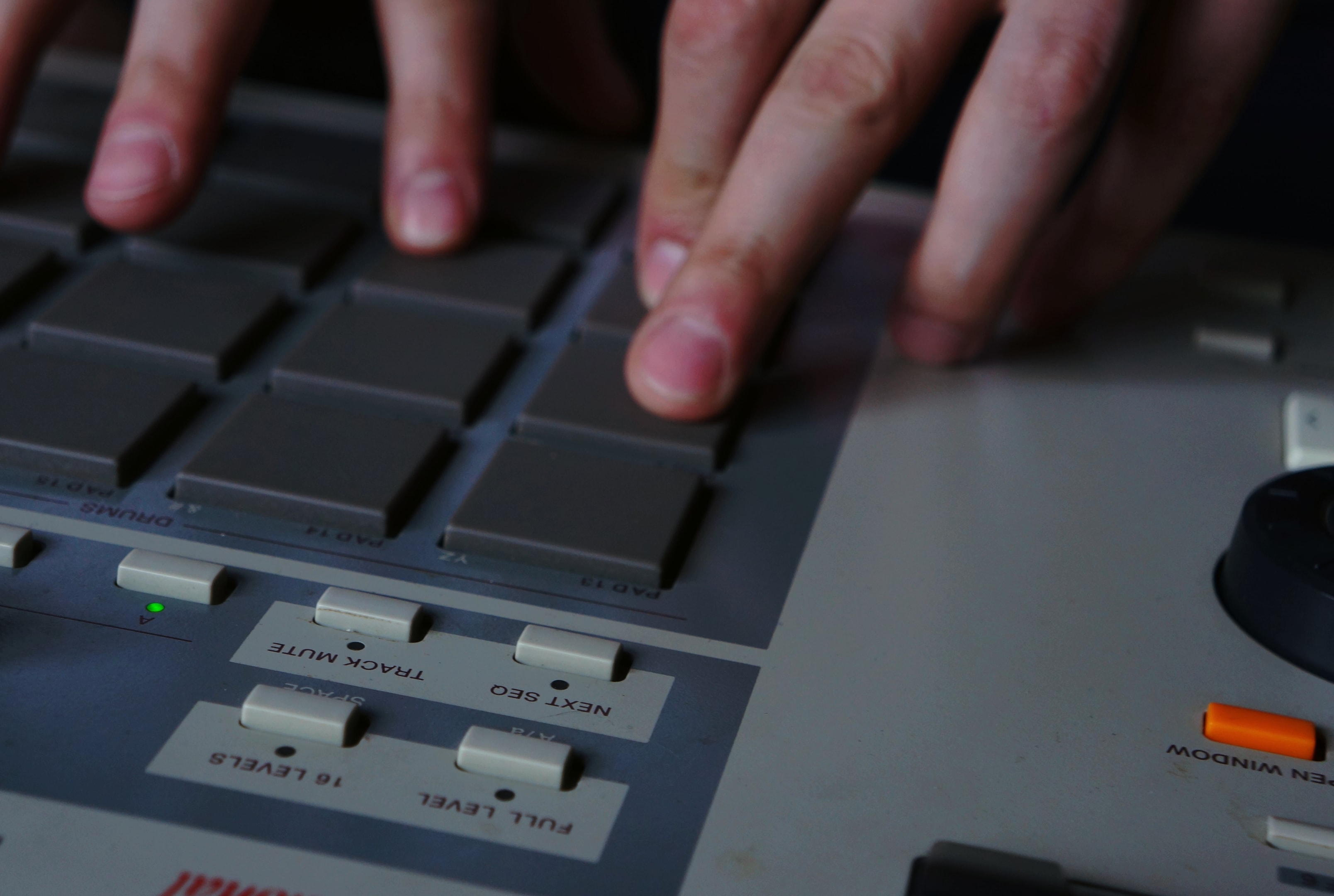 How Do Synthesizers Work? | TYX Studios