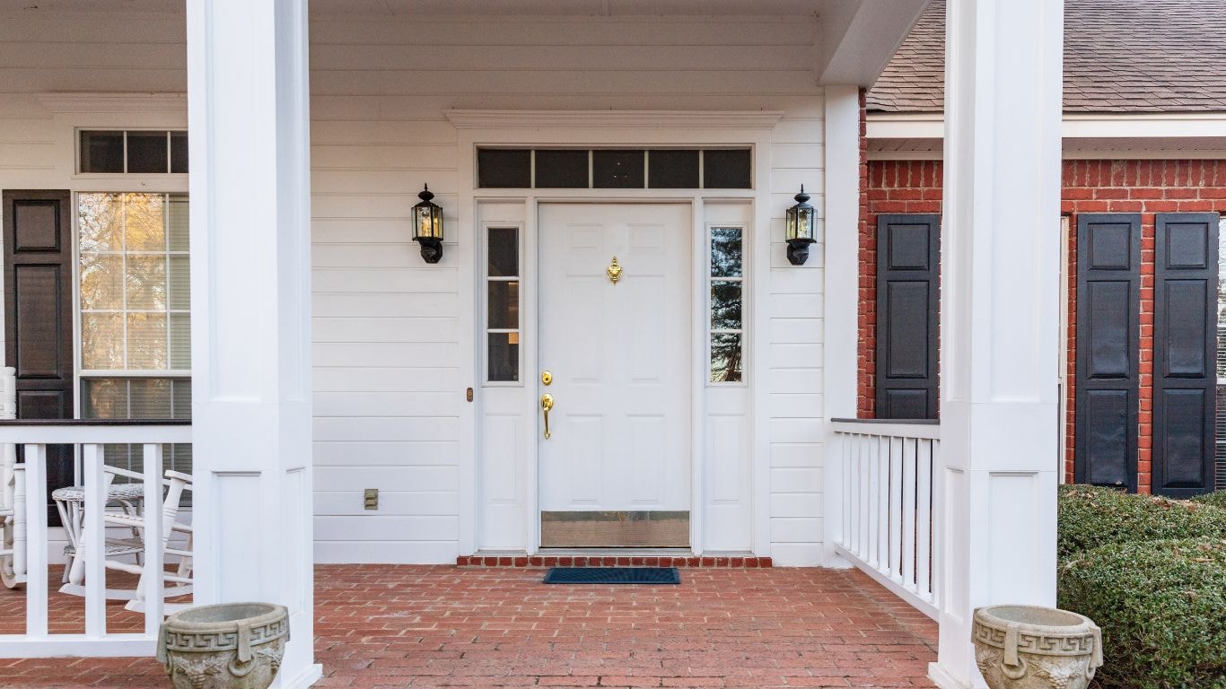 How To Pick a Front Door Color That Transforms Your Curb Appeal