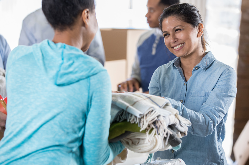 How to Run a Successful Donation Drive Event (+ 9 Ideas)