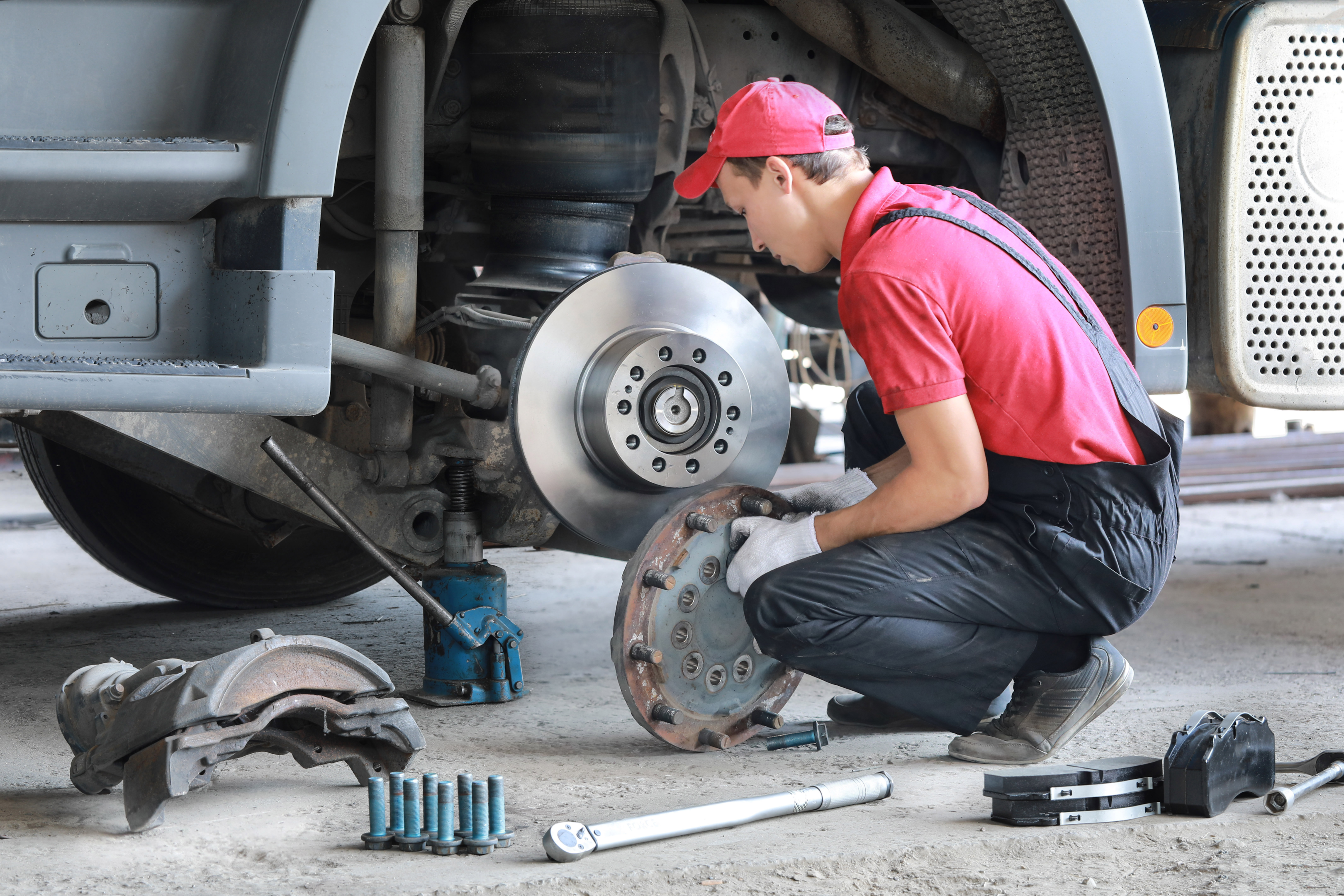 The Essential Must-Know Guide to Vehicle Fleet Maintenance - BrightOrder