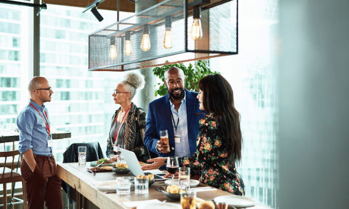 What are Fake Real Estate Buyers (+ How to Spot them)