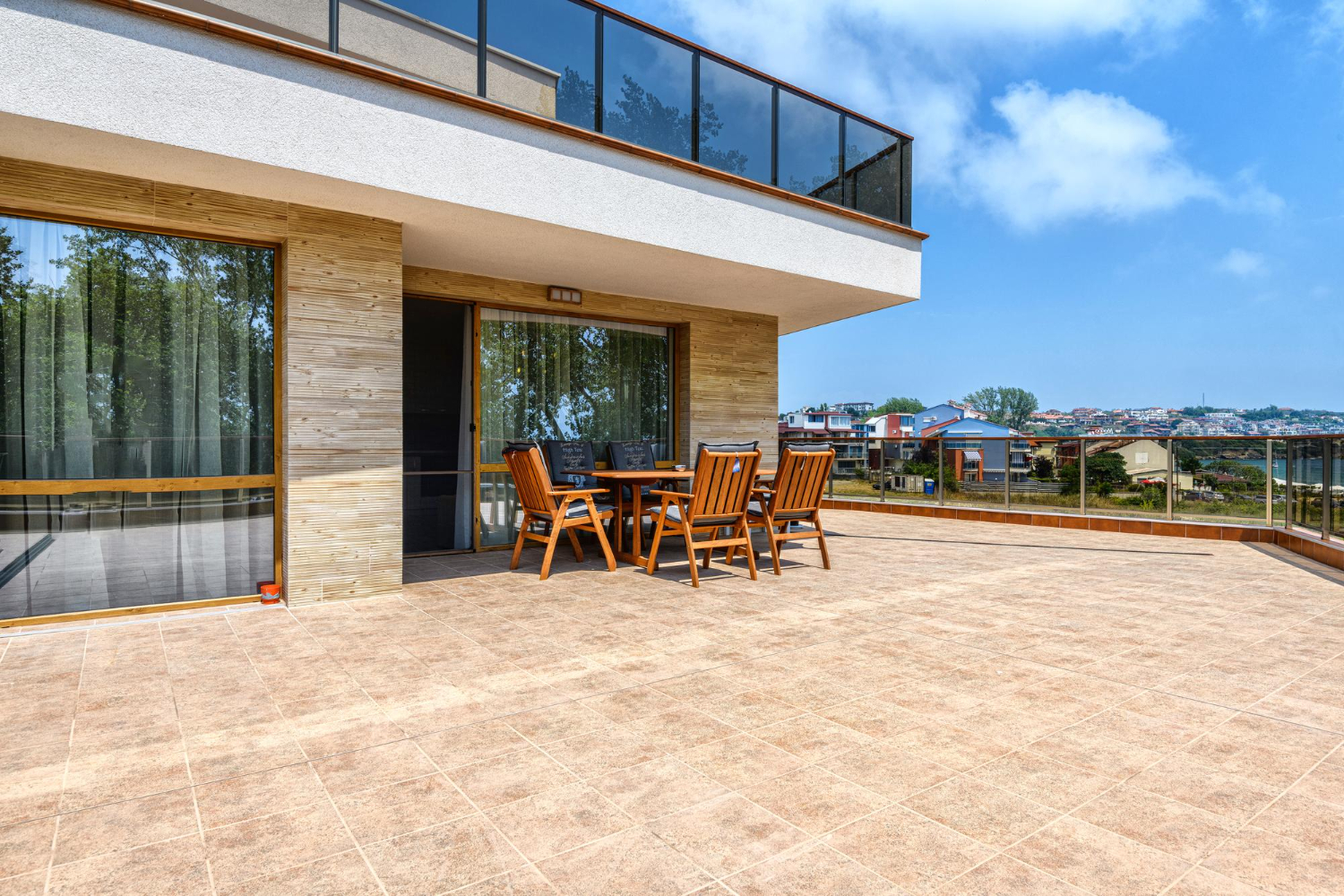 Travertine Patio Ideas: Cost, Benefits, and Color Options